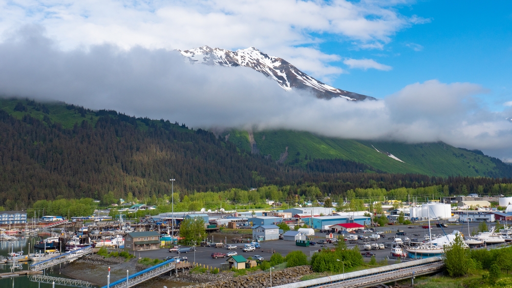 15 Small Towns in Alaska Where You Can Explore Glaciers in Their ...