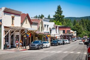 16 Small American Towns Where Charming Victorian-Era Architecture Still ...