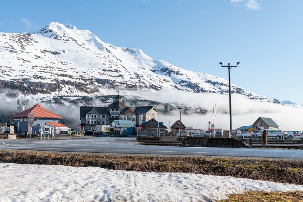 15 Small Towns in Alaska Where You Can Explore Glaciers in Their ...