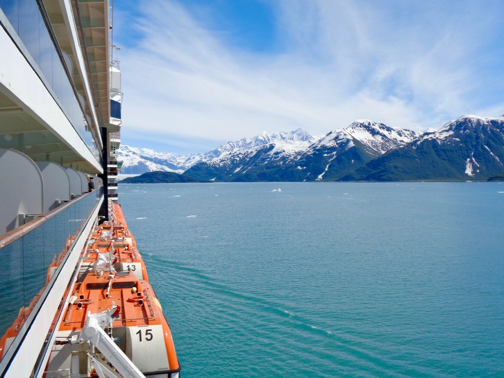 15 Small Towns in Alaska Where You Can Explore Glaciers in Their ...
