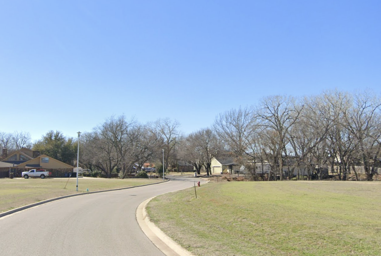 10 Secluded Neighborhoods Share a Reverence for the Land in the Folded ...