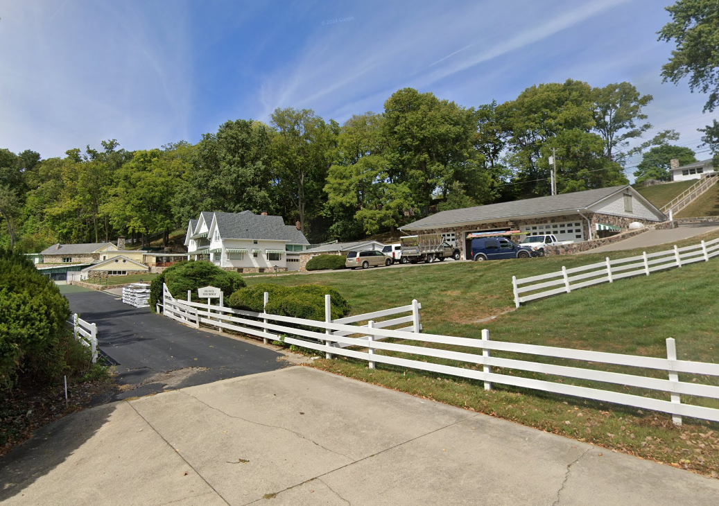 10 Secluded Neighborhoods Set Up Along the Shorelines of Indiana’s Lake ...