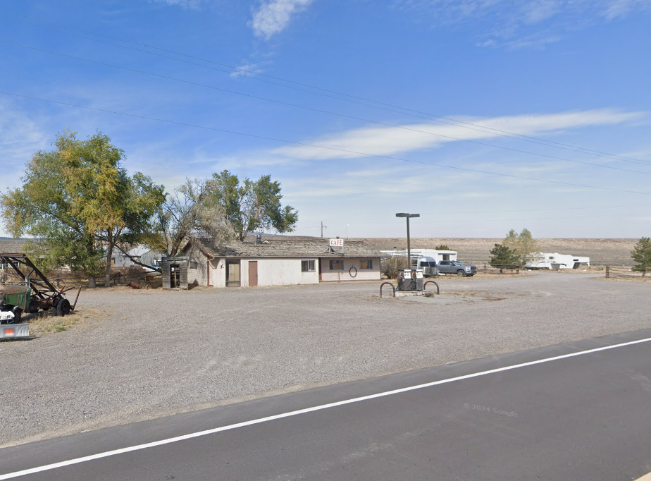 10 Secluded Neighborhoods Strung Out in the Wide Open Spaces of Oregon ...