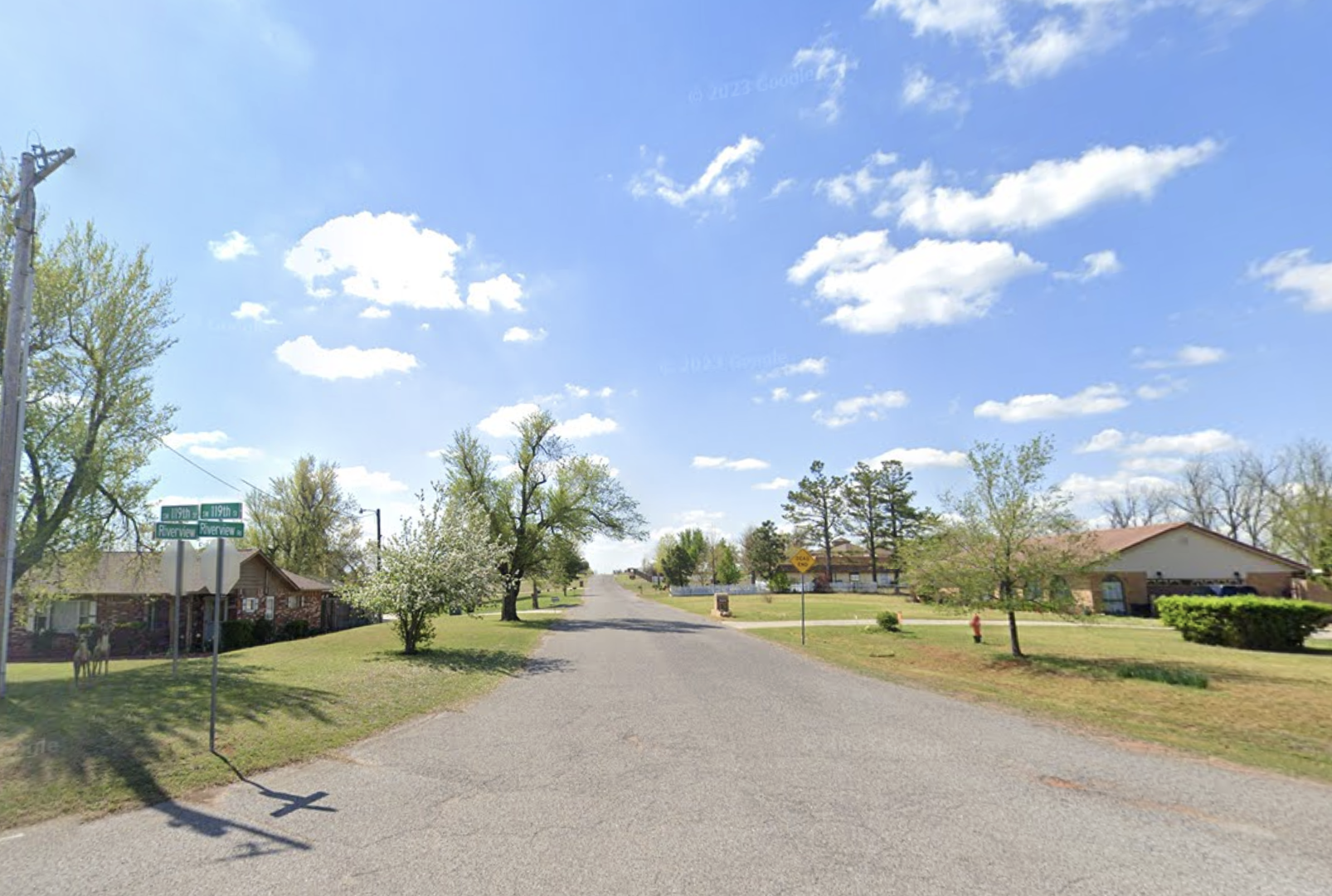 10 Secluded Neighborhoods Share a Reverence for the Land in the Folded ...