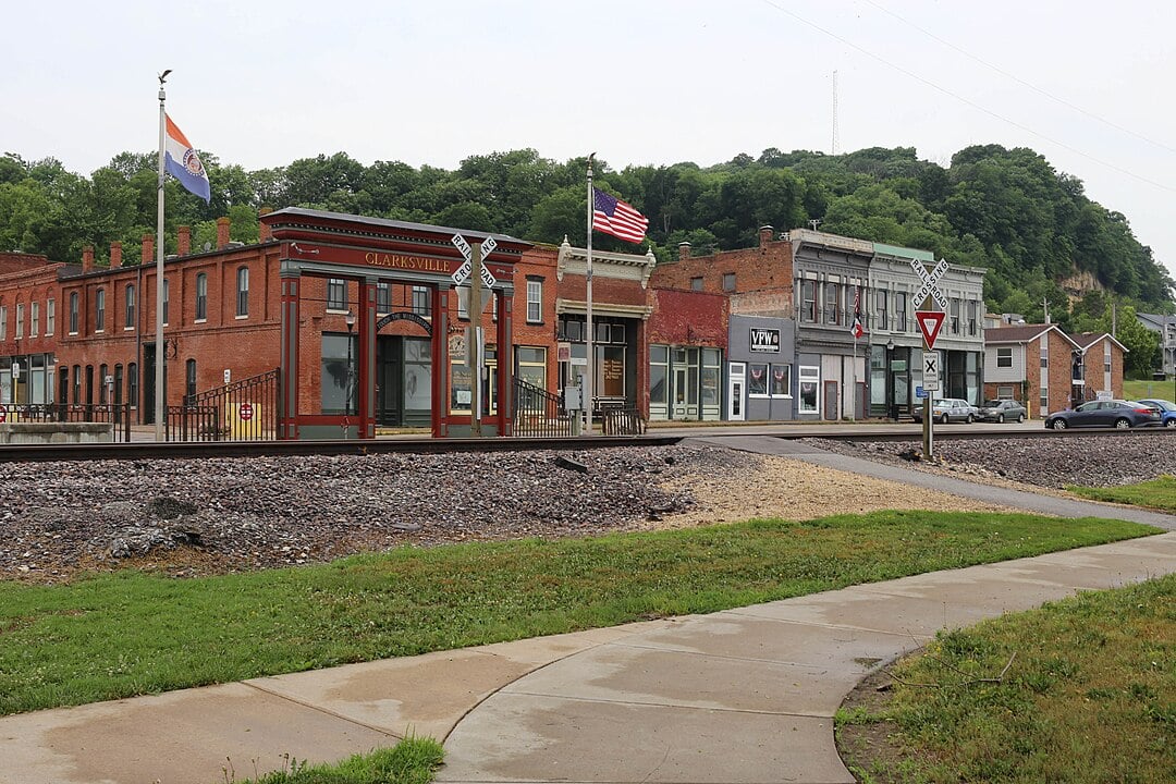 16 of the Best Small Towns in Northern Missouri for Exploring Historic ...