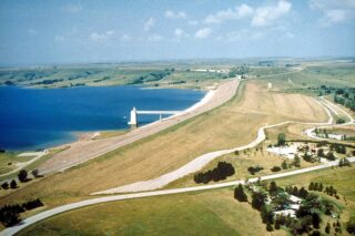 10 Secluded Neighborhoods Make Space Where the Edges Blur in Kansas ...