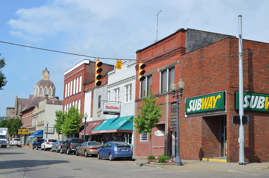 16 of the Most Scenic Towns in Eastern Ohio Where a River Runs Through ...