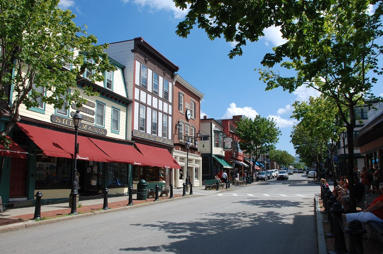 17 Small Coastal Towns Famous for Their Legendary Sea Caves – Home ...