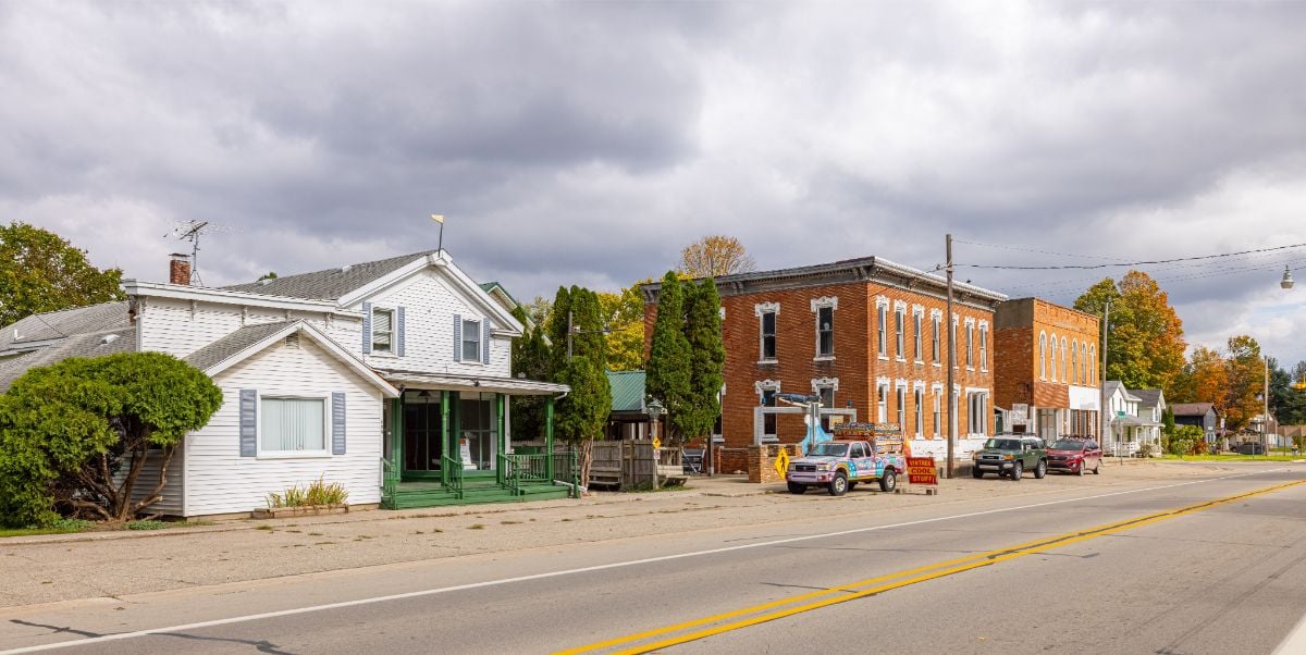 25 Secluded Towns Carved into Their Own Quiet Corners of Southern ...