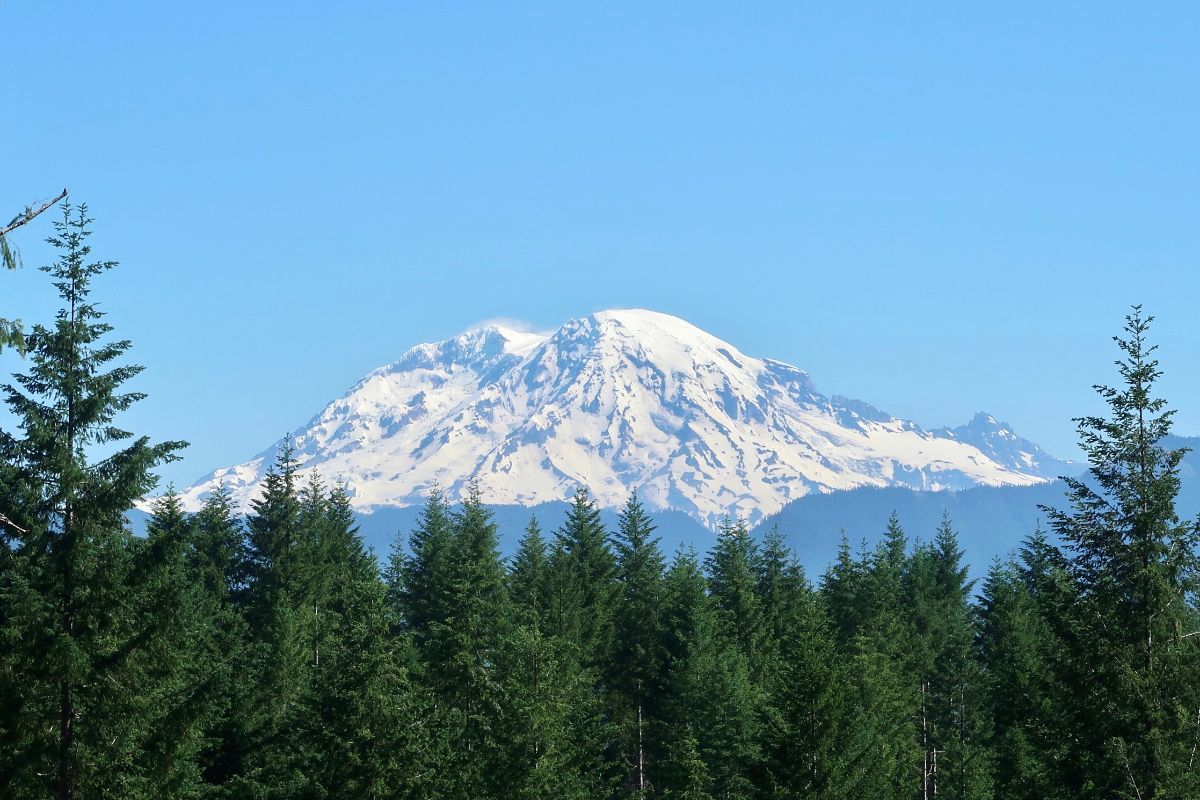 25 Secluded Towns Nestled in the Forests and River-Carved Landscapes of ...