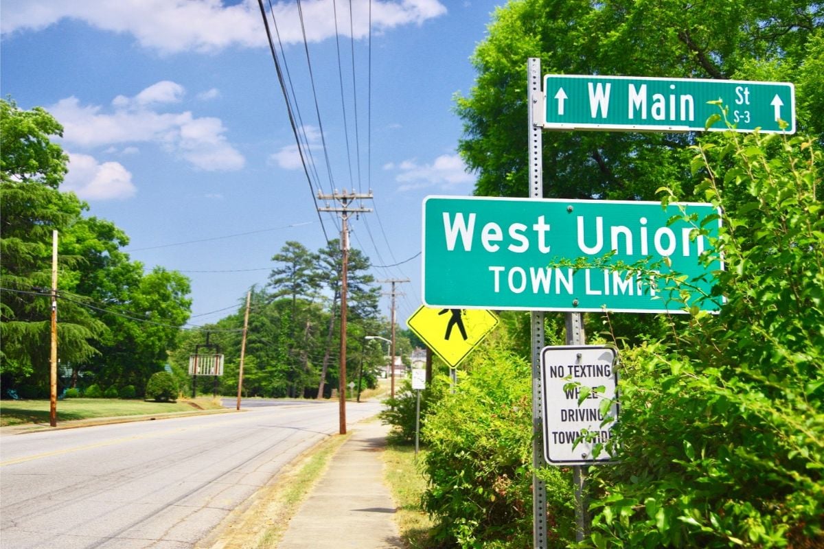 25 Secluded Towns in Western South Carolina Where Nature Takes Center ...