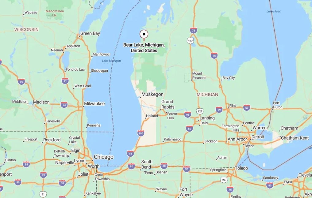 24 Secluded Towns Experience Life on the Edge in Northwest Michigan ...