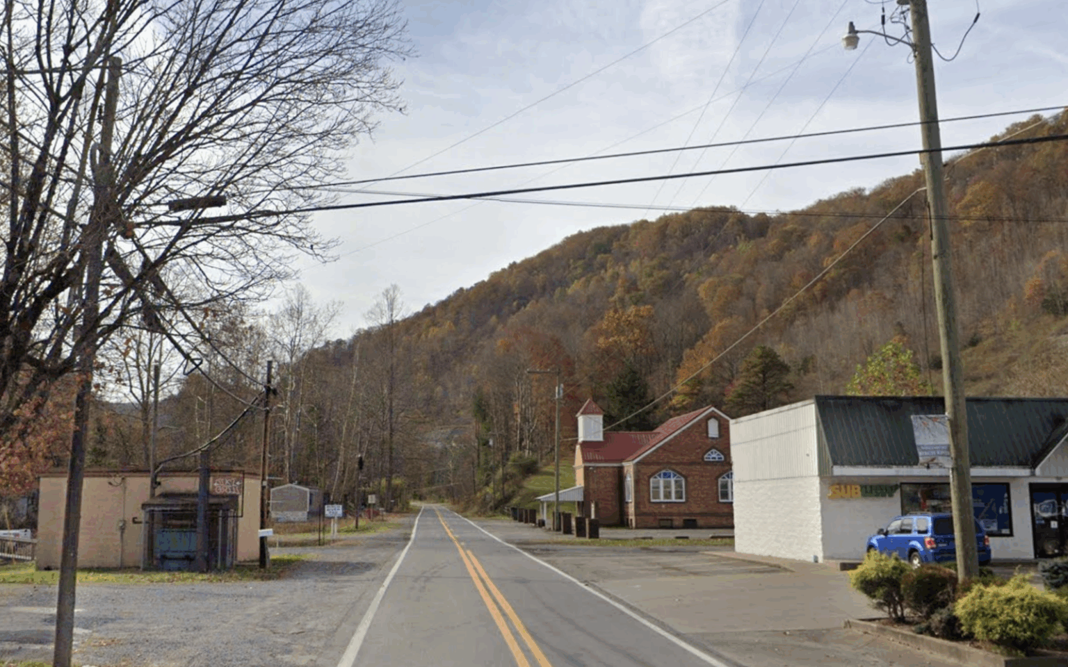 25 Secluded Towns Tucked Between Ridge and River in Western West ...