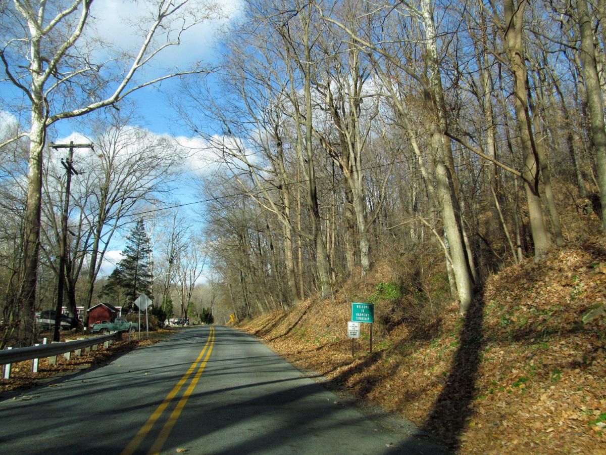 25 Secluded Towns Nestled in the Rolling Hills and Farmlands of Western ...