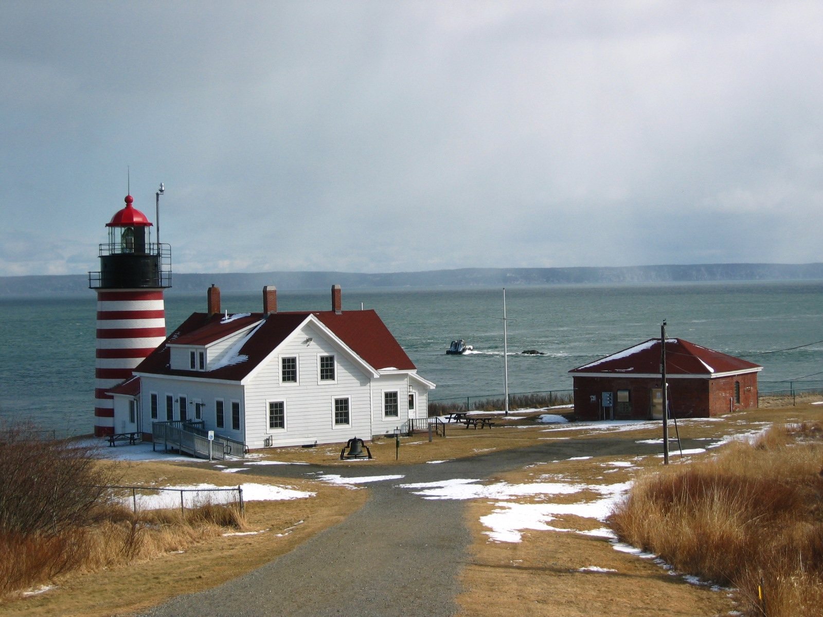 16 Seaside Towns in the Northeast Anchored By Historic Lighthouses ...