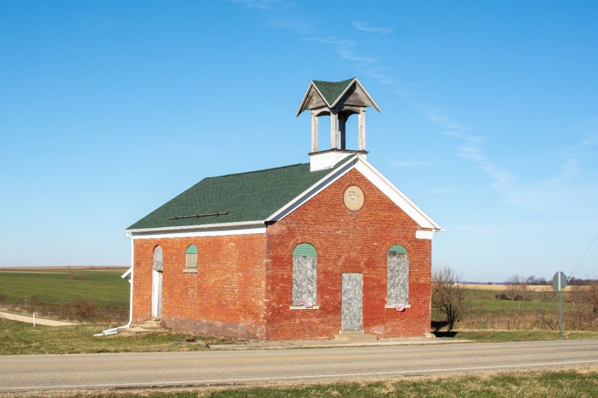 25 Secluded Northwest Illinois Towns Where the Prairie Sets the Pace ...