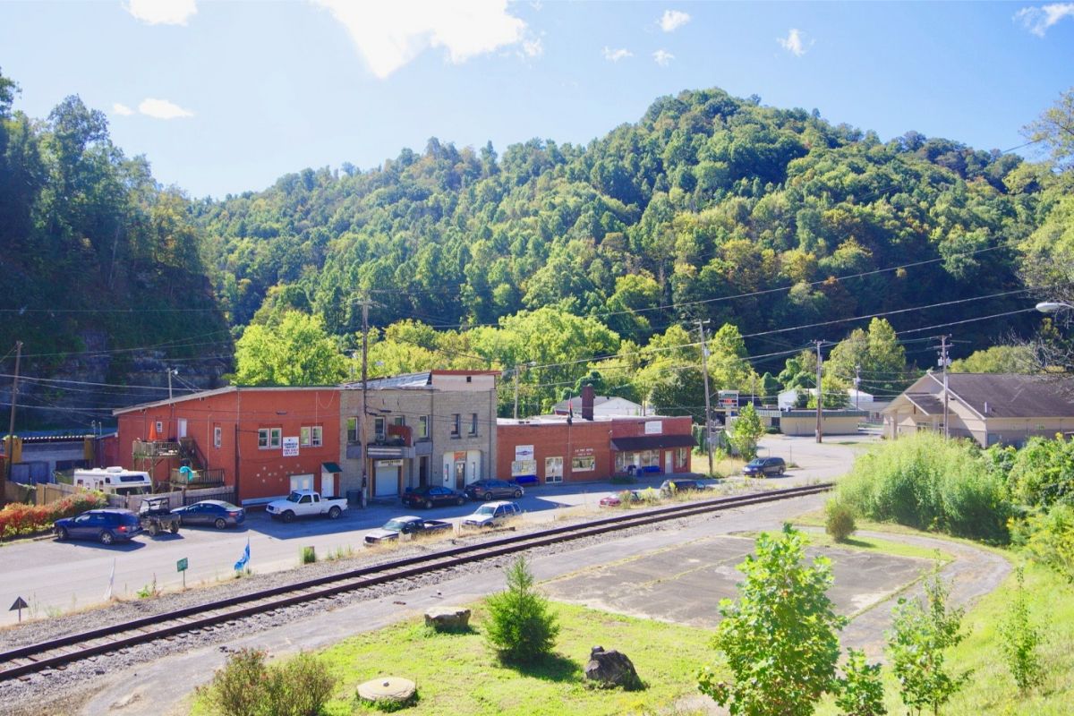 25 Secluded Towns Tucked into the Backroads of Eastern Kentucky – Home ...