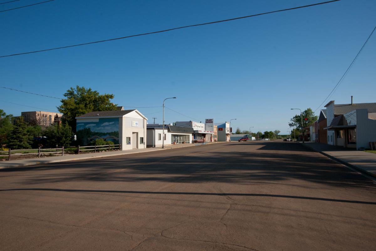 25 Secluded Towns Set Across the the Rolling Prairie of Southern North ...