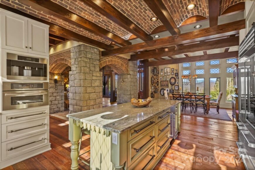 6,015 Sq. Ft. Mansion in Banner Elk, NC ($6,600,000)