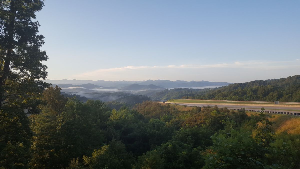 25 Secluded Mountain Towns Nestled in the Smoky Folds of Eastern ...