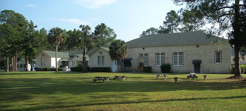 25 Secluded Coastal Towns Tucked Along Northwest Florida’s Untamed Gulf ...