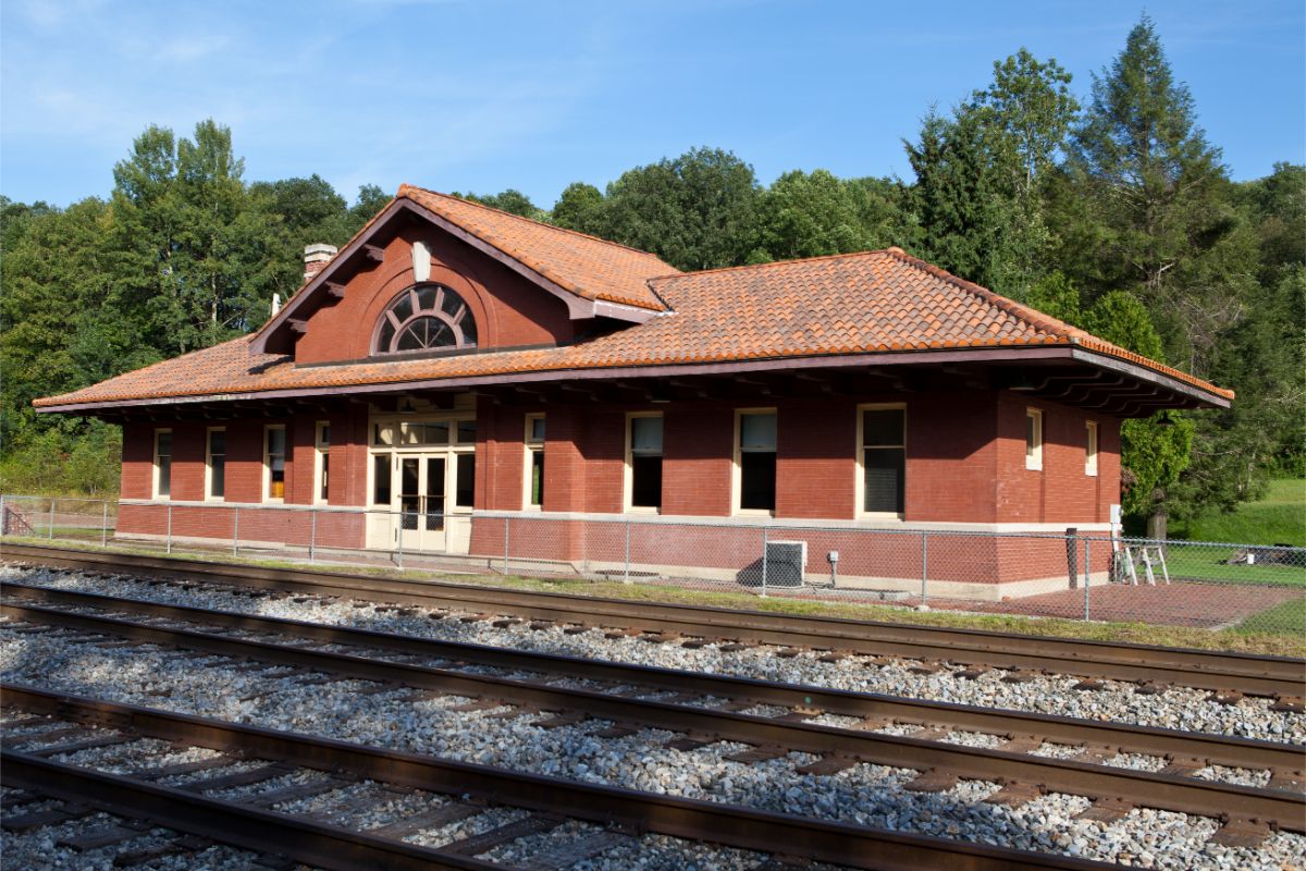 Take A Road Trip Through 25 Secluded Towns in Northern West Virginia’s ...