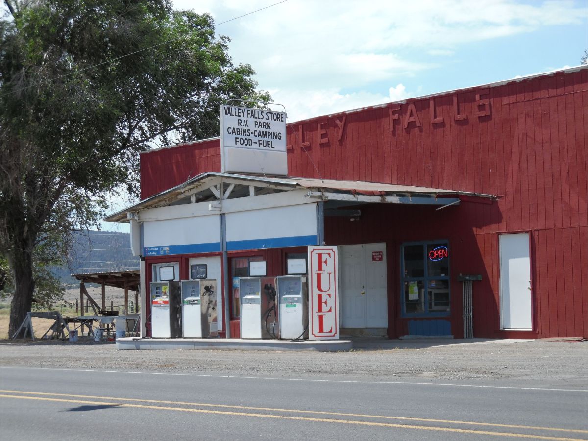 Explore 25 Secluded Towns Scattered Through the High Desert of ...