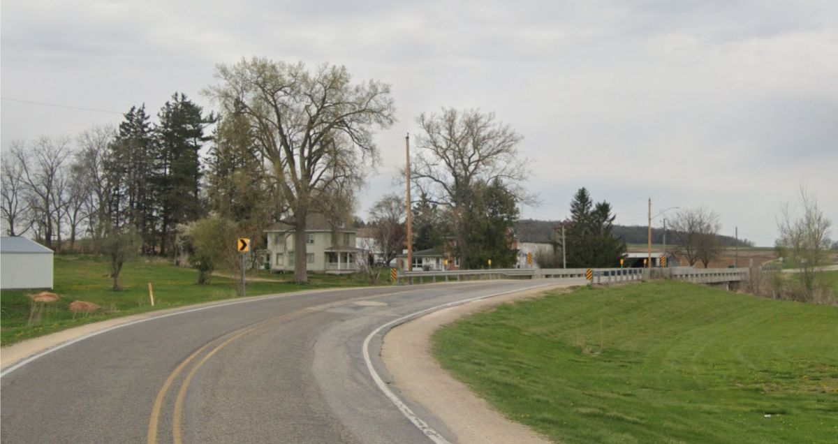 25 Secluded Towns Set Between the Rivers and Ridges of Eastern Iowa ...