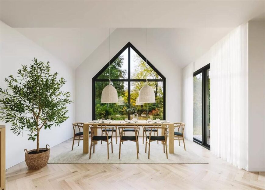 Freya 4-Bedroom Contemporary-Style Home for a Narrow Lot with Open ...